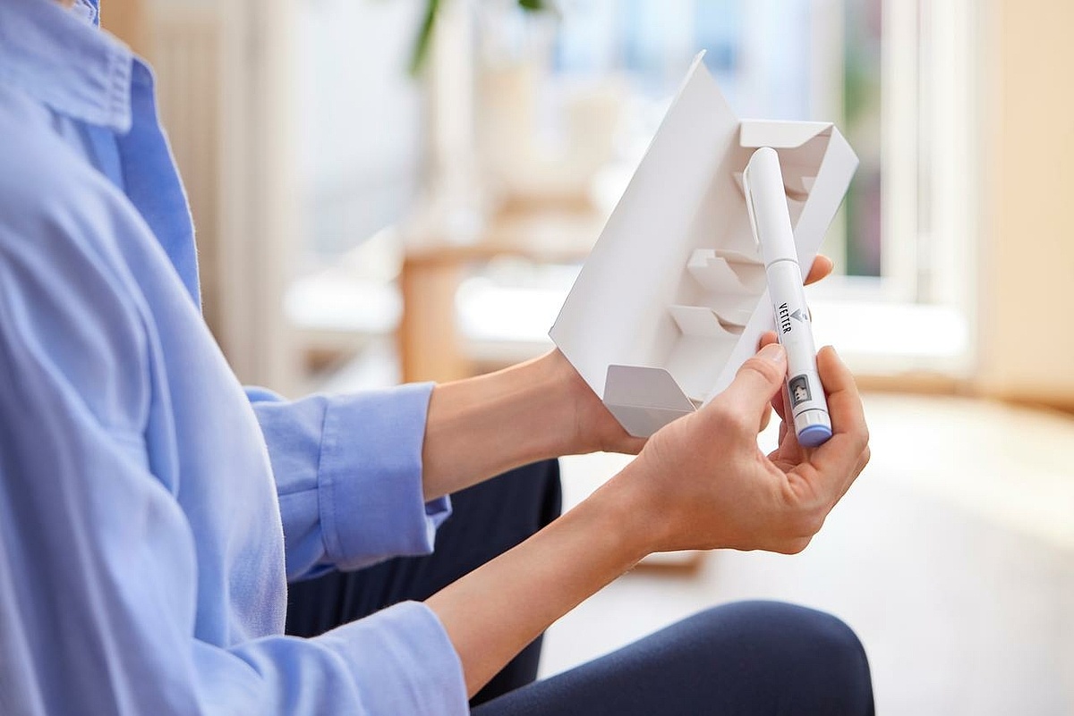 Sustainable device assembly & secondary packaging