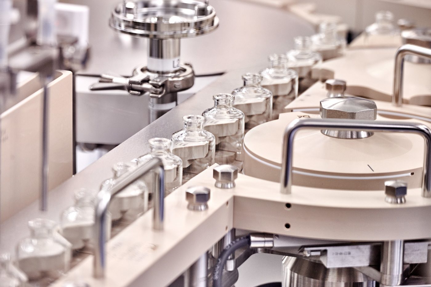 Sterile vial filling | Vetter