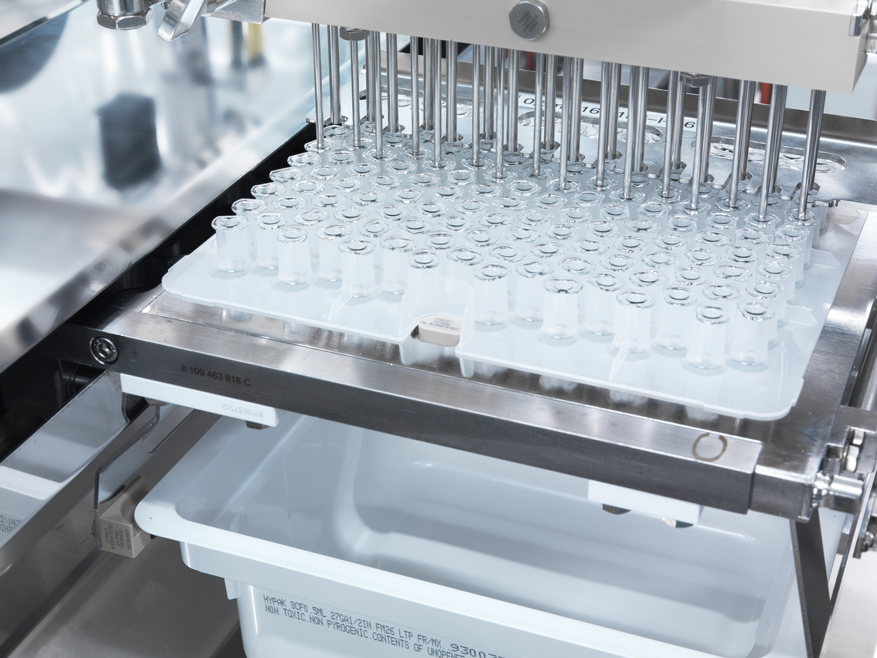 Sterile syringe filling | Vetter